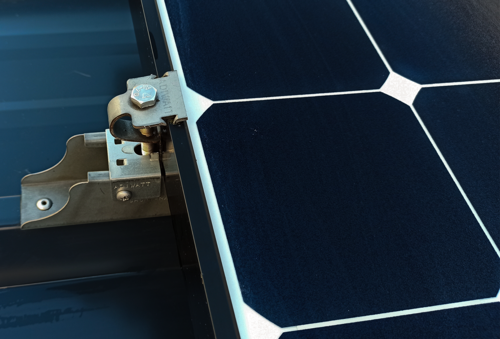 AdiWatt : Fabricant de systèmes d'intégration pour tous types de toitures